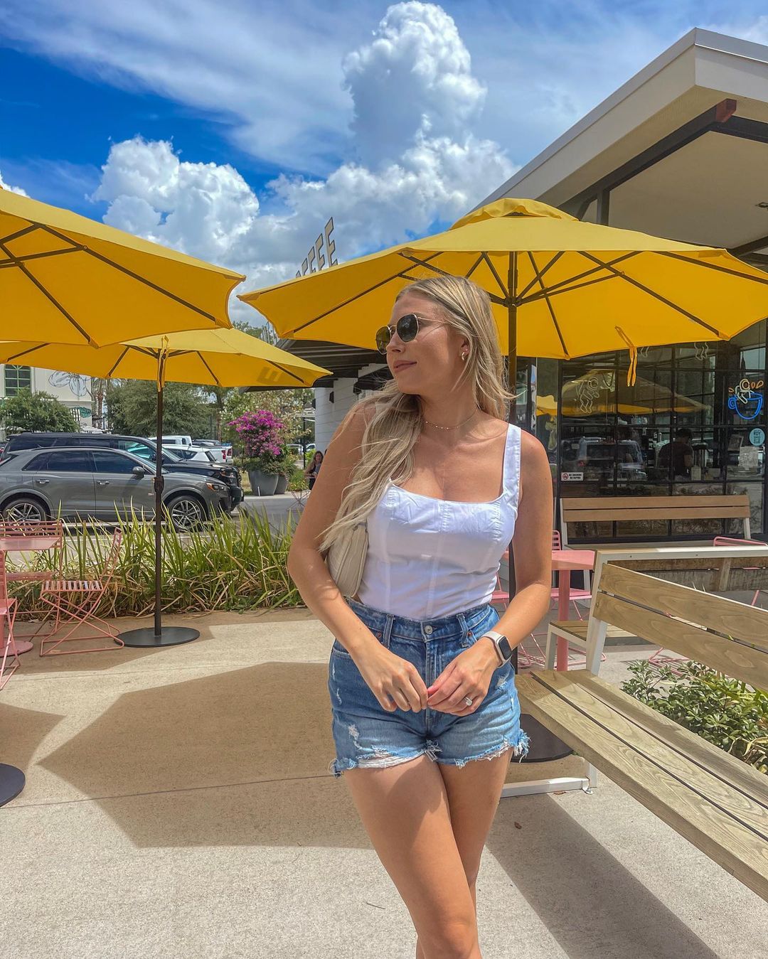 22 Chic Jean Shorts Outfits Summer Casual To Classy Looks